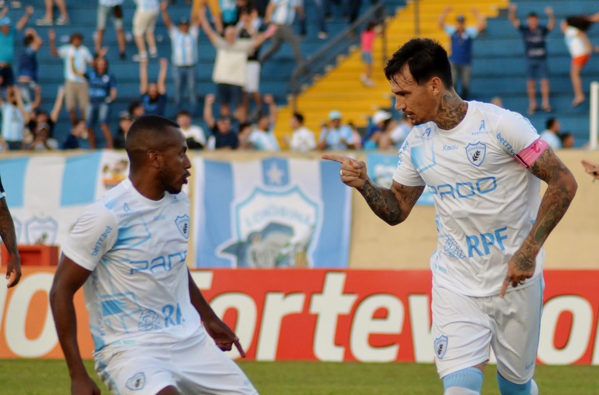 Londrina diminui diferença para o G-4, mas mantém 1% de chances de ...