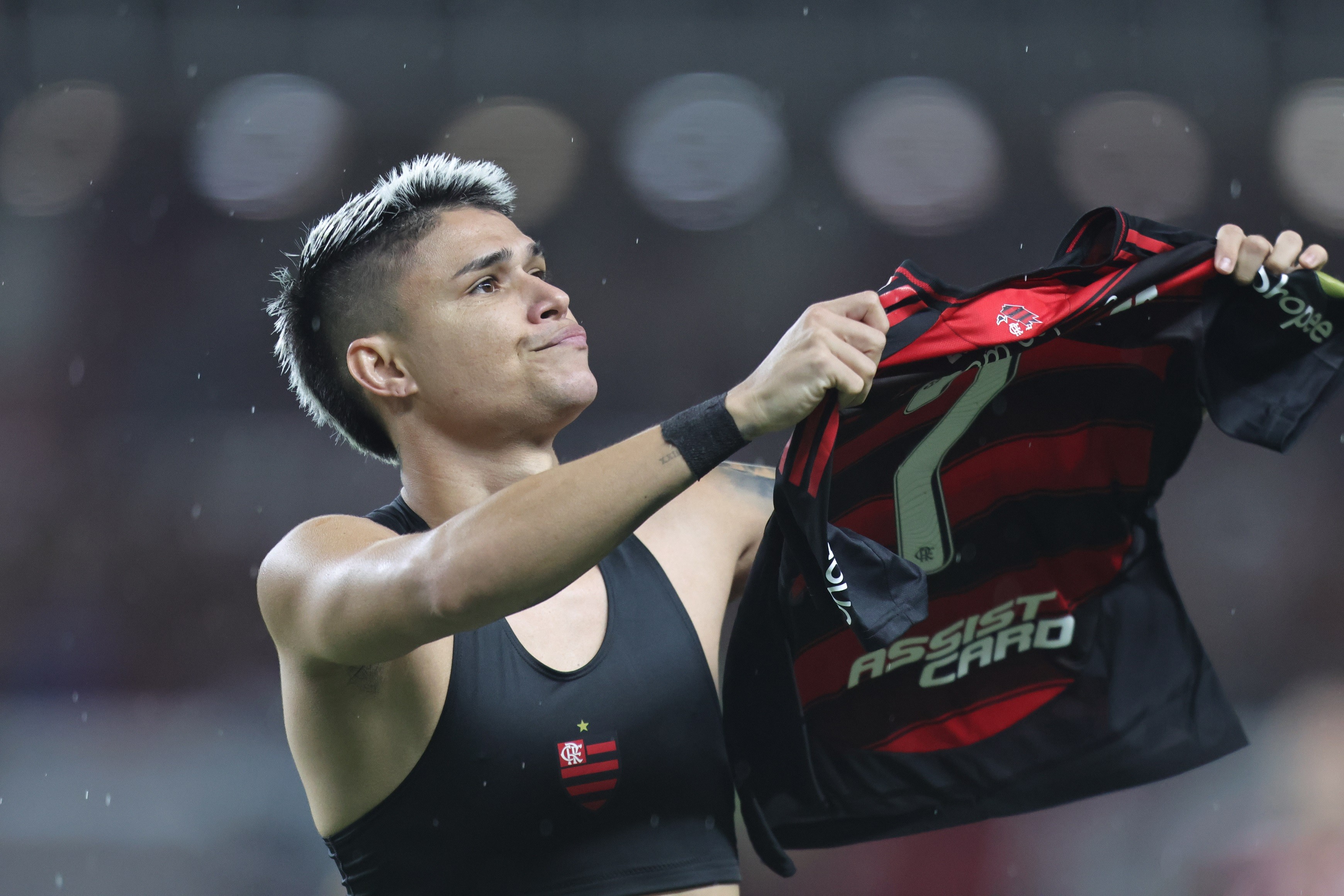 Flamengo diz que recebeu proposta para trocar Luiz Araújo por Matheus ...