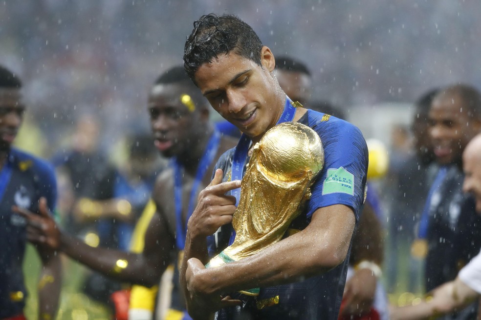 Campeão mundial e ex-Real Madrid, Varane anuncia aposentadoria aos 31 anos