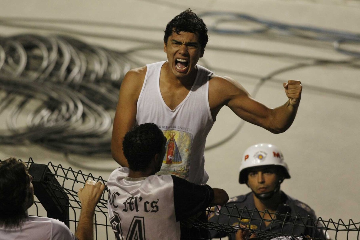 Sport oficializa goleiro Felipe Garcia, ex-Náutico, Fluminense e Santos ...