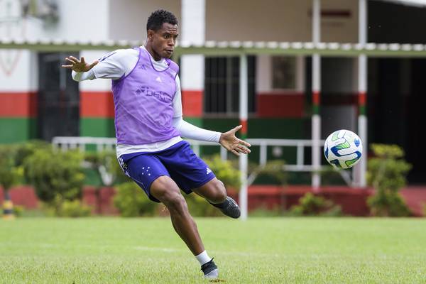 Com Cruzeiro no mercado por volante, Pepa indica sequência a Jussa ...