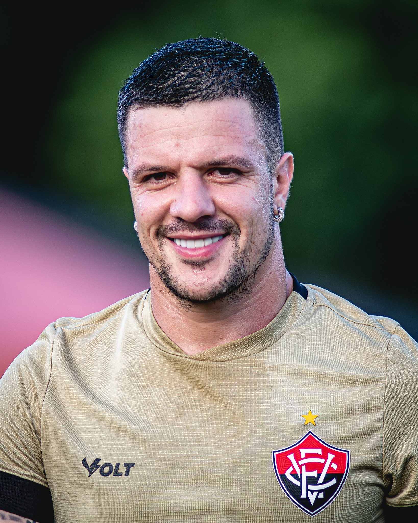 Perto de um mês no Vitória, Kayzer não tem previsão de estreia