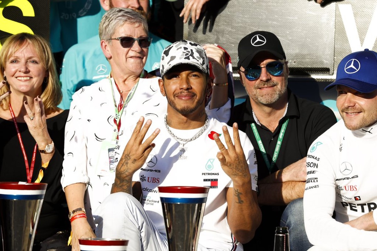 Lewis Hamilton diz que precisou lutar "contra os demônios" para ...