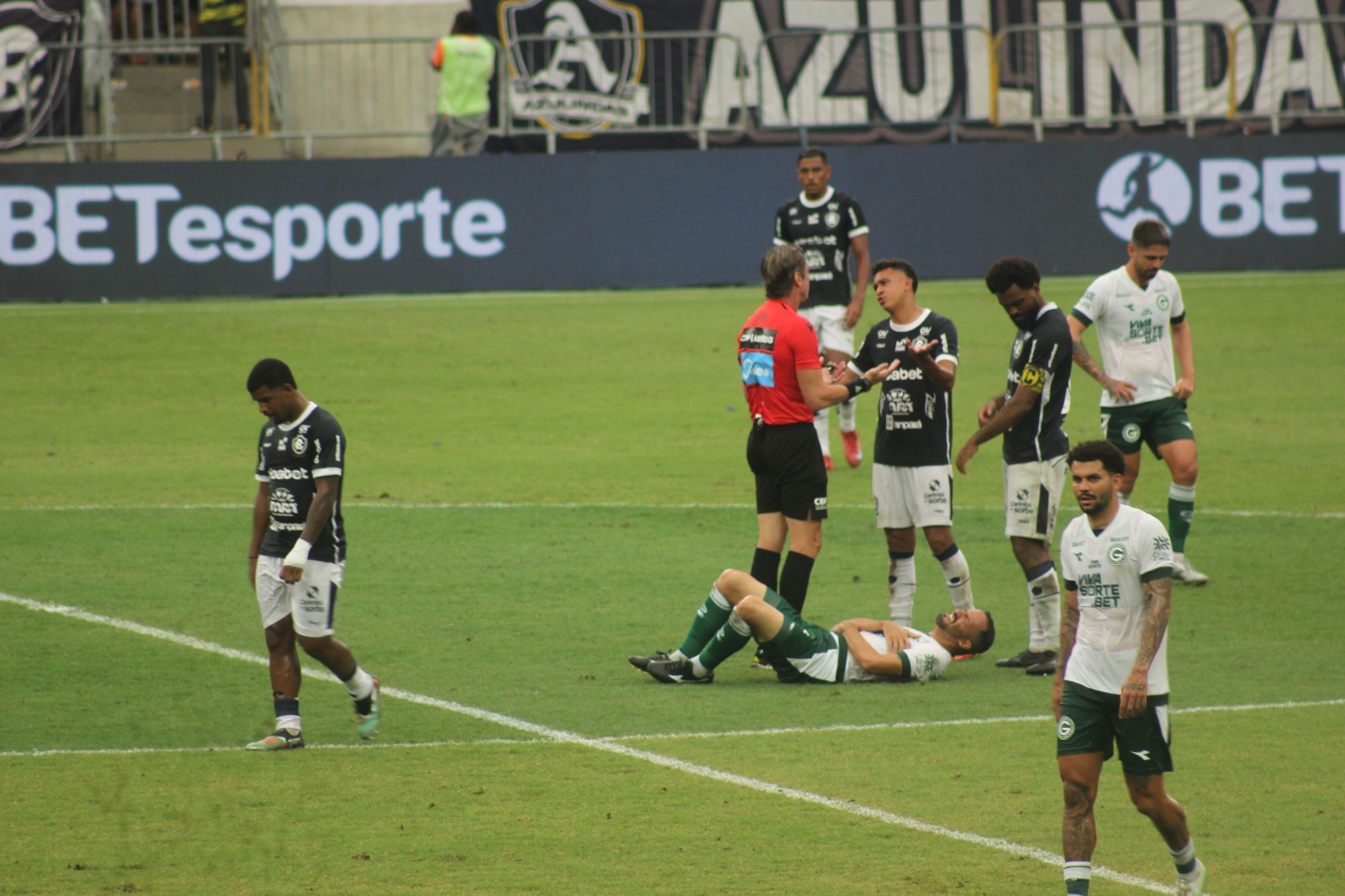 Após mais um ano sem acesso, Goiás deve ter 2026 'apertado' na parte ...