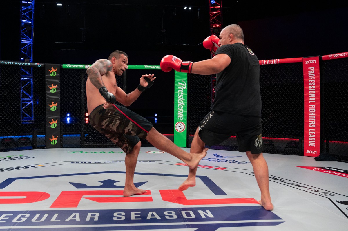PFL: Werdum encara Brandon Sayles por vaga nas semifinal, e Problema ...