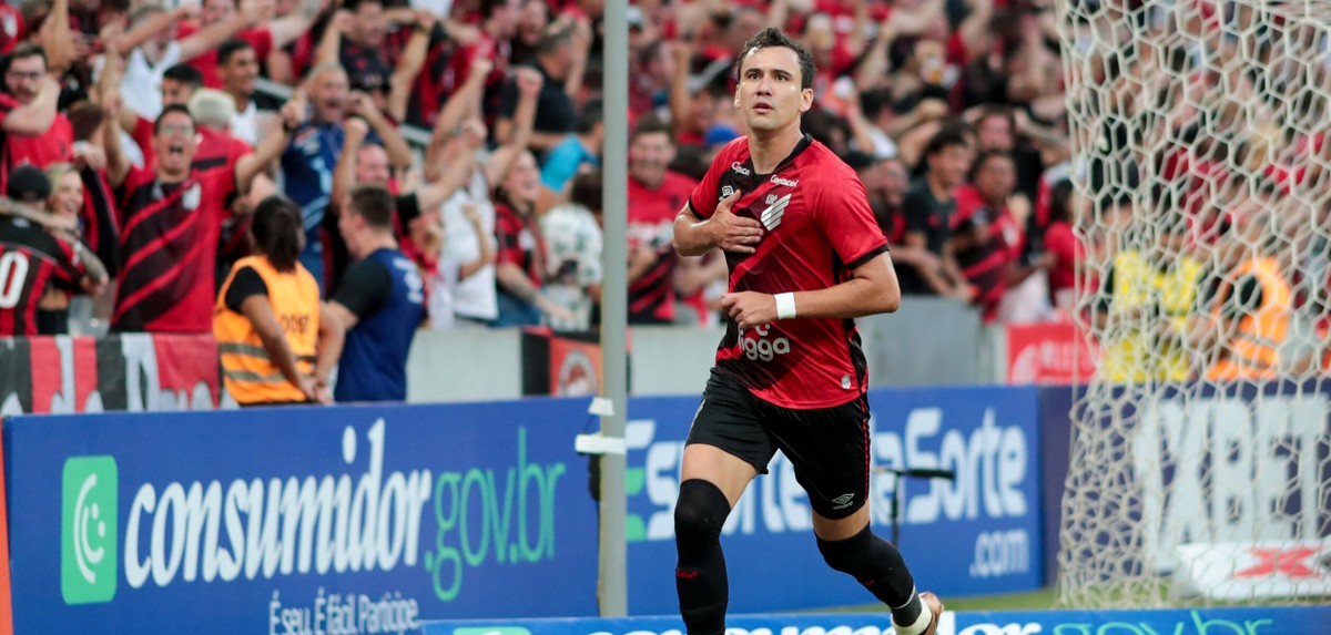 Campeão pelo Athletico, Pablo termina o Paranaense como artilheiro ...