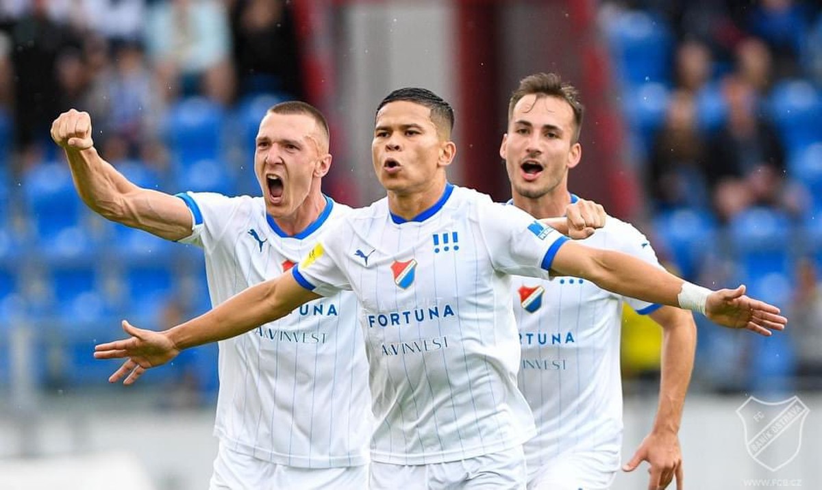 Com dois gols de Ewerton Silva, Baník Ostrava conquista classificação ...