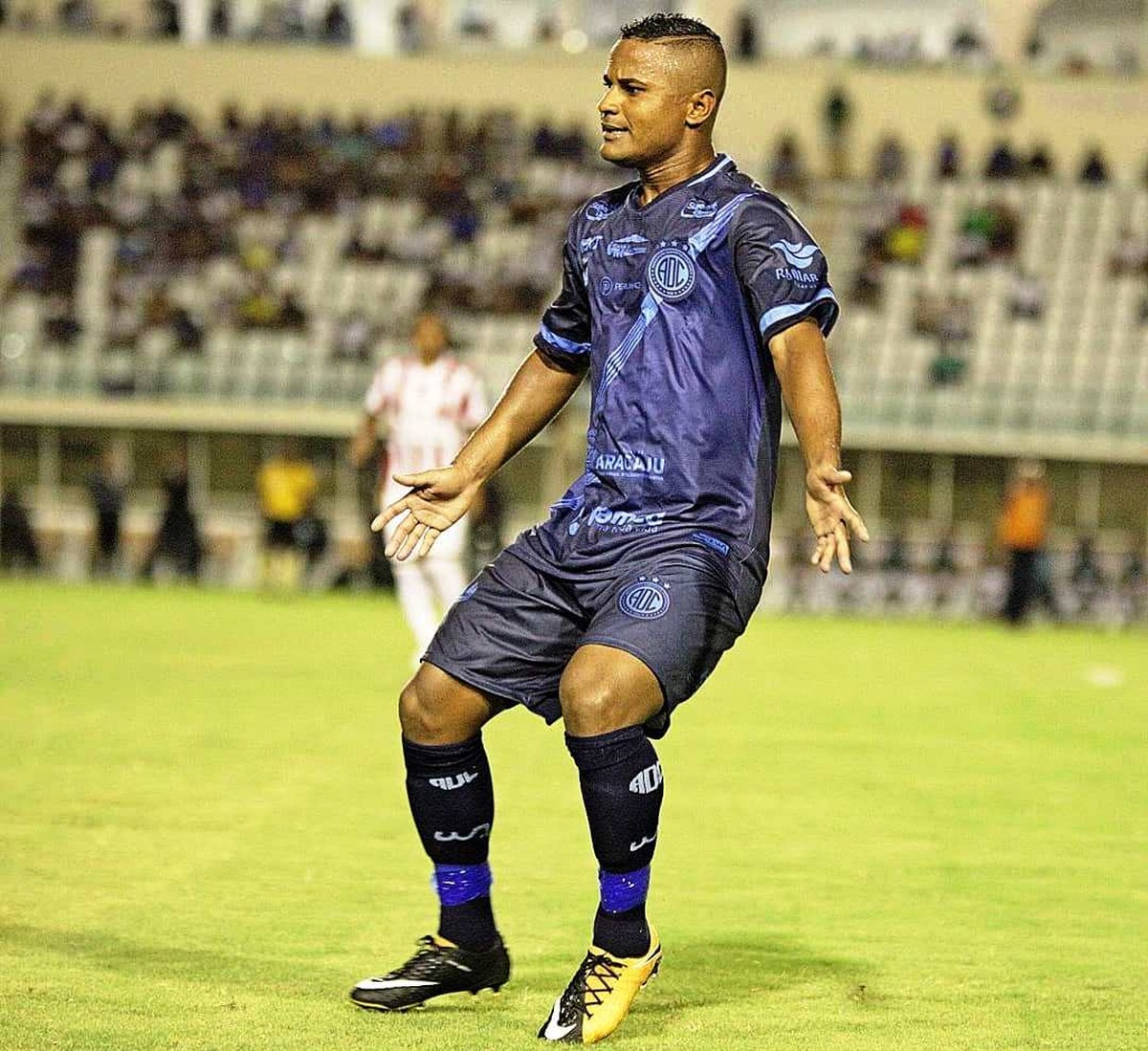 Everton celebra primeiro gol após retorno e evolução do Confiança ...