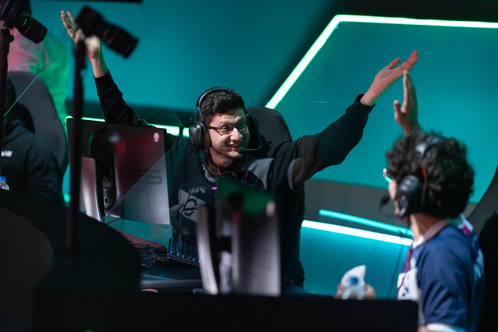 NYANG REAGE À: QUEM É O MELHOR JOGADOR DE VALORANT DO MUNDO?🍢 Viva a ...