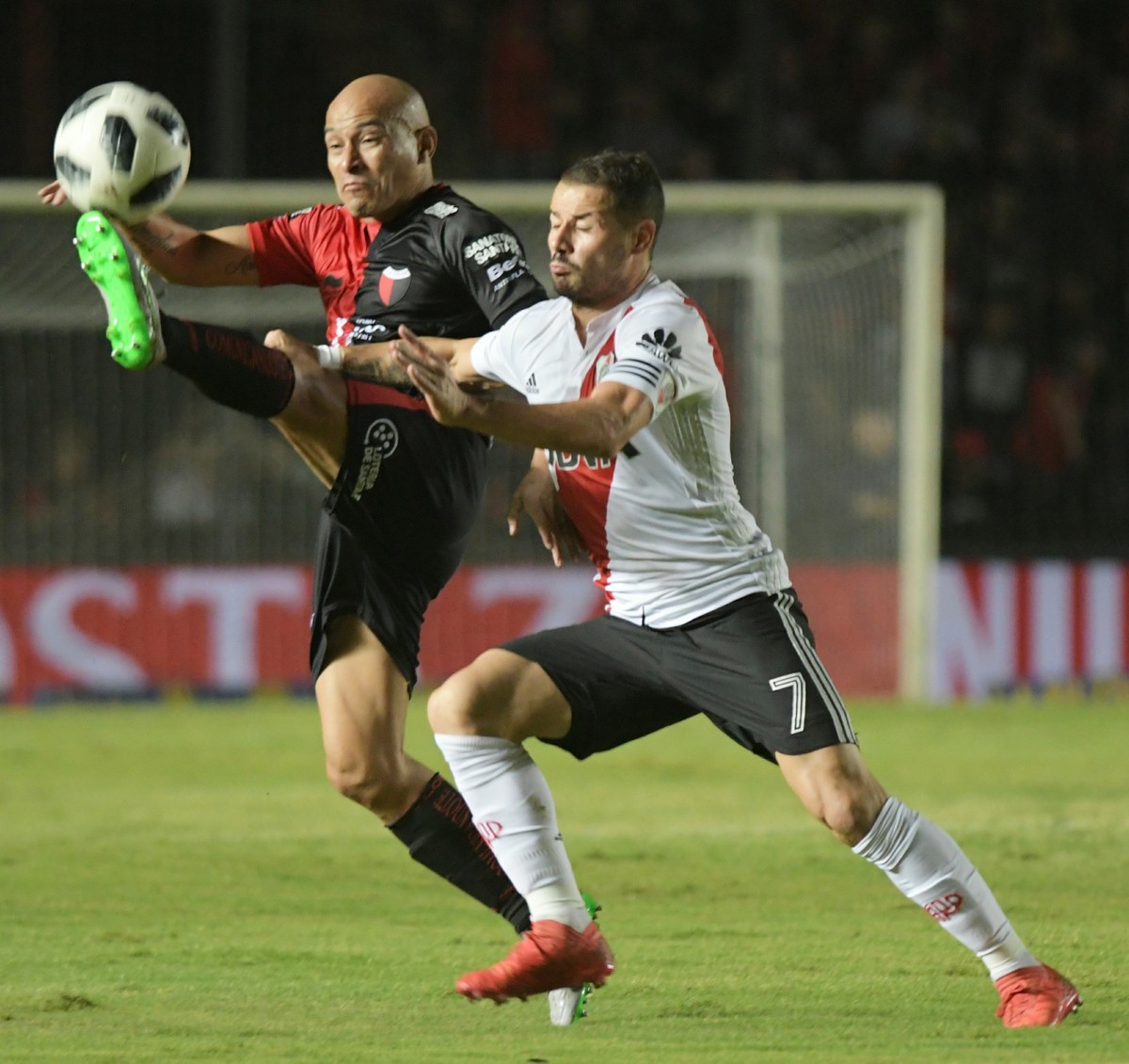 Conheça a história do Colón, rival do São Paulo na Copa Sul-Americana ...