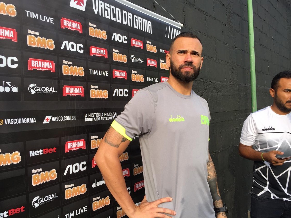 Castan treina com o grupo do Vasco e aumenta chances de enfrentar o ...