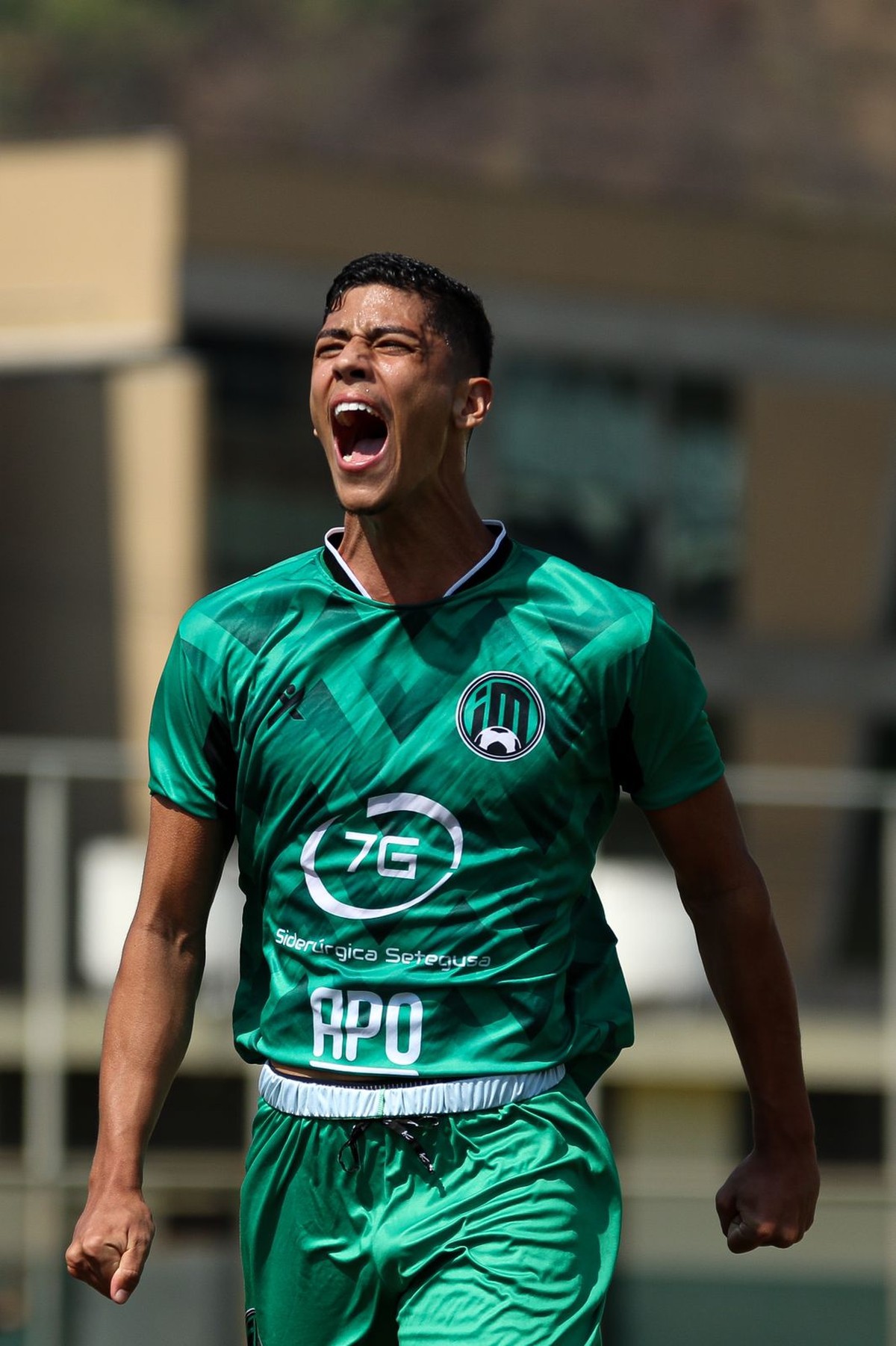 América-MG encaminha a contratação do zagueiro Gabriel Gomes, da Inter ...