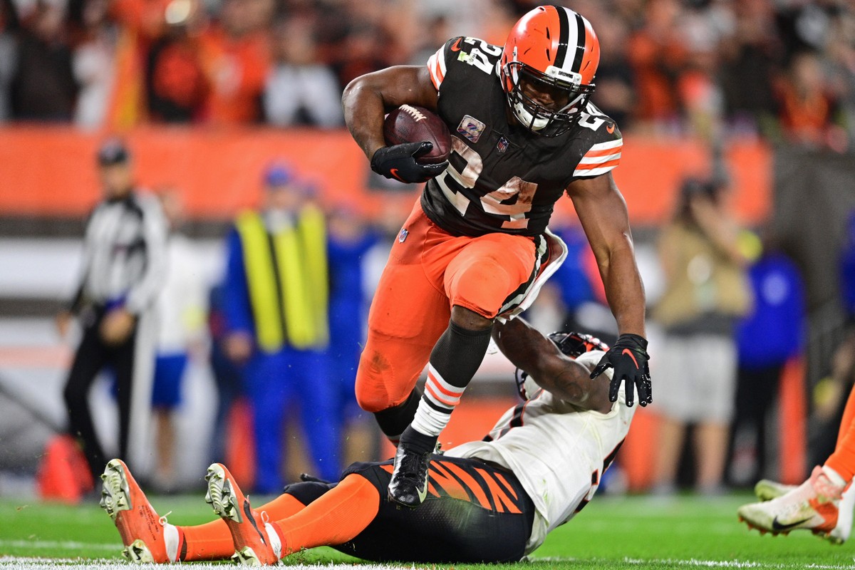 Nick Chubb impulsiona, e Browns amassam Bengals em Cleveland | futebol ...