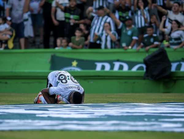 Em vídeo, Alex parabeniza Lucas Ronier, promessa do Coritiba, pelo ...