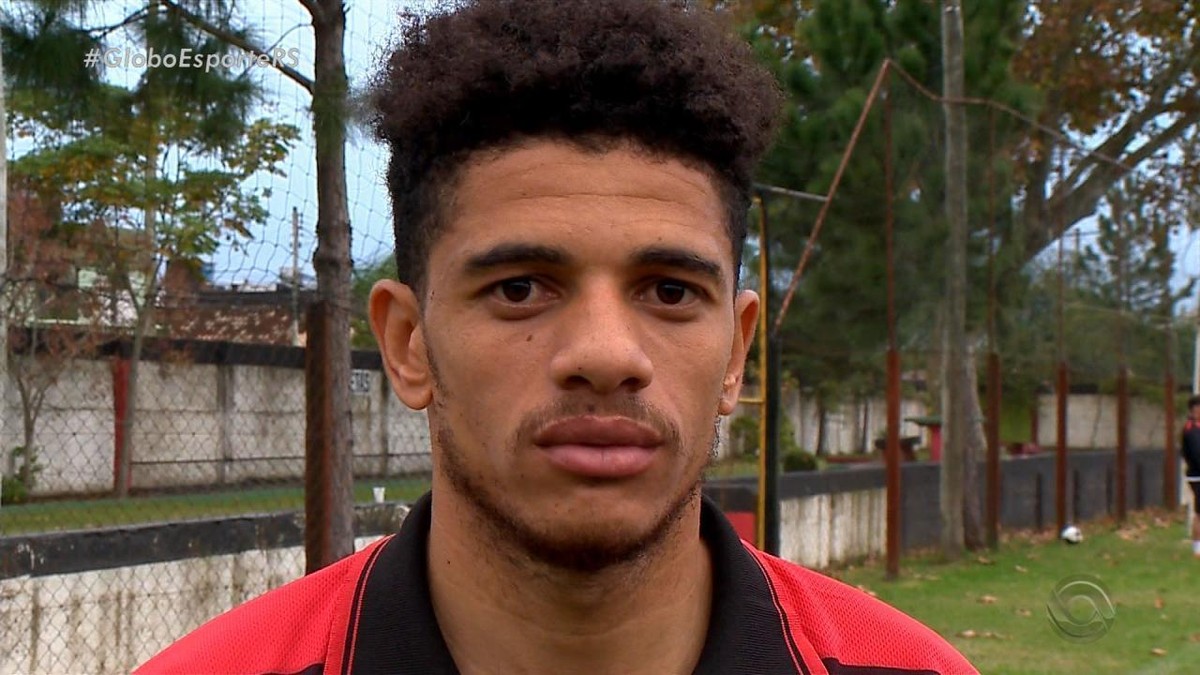 Na Seleção, Taison volta às origens e chora ao lembrar sacrifício da ...