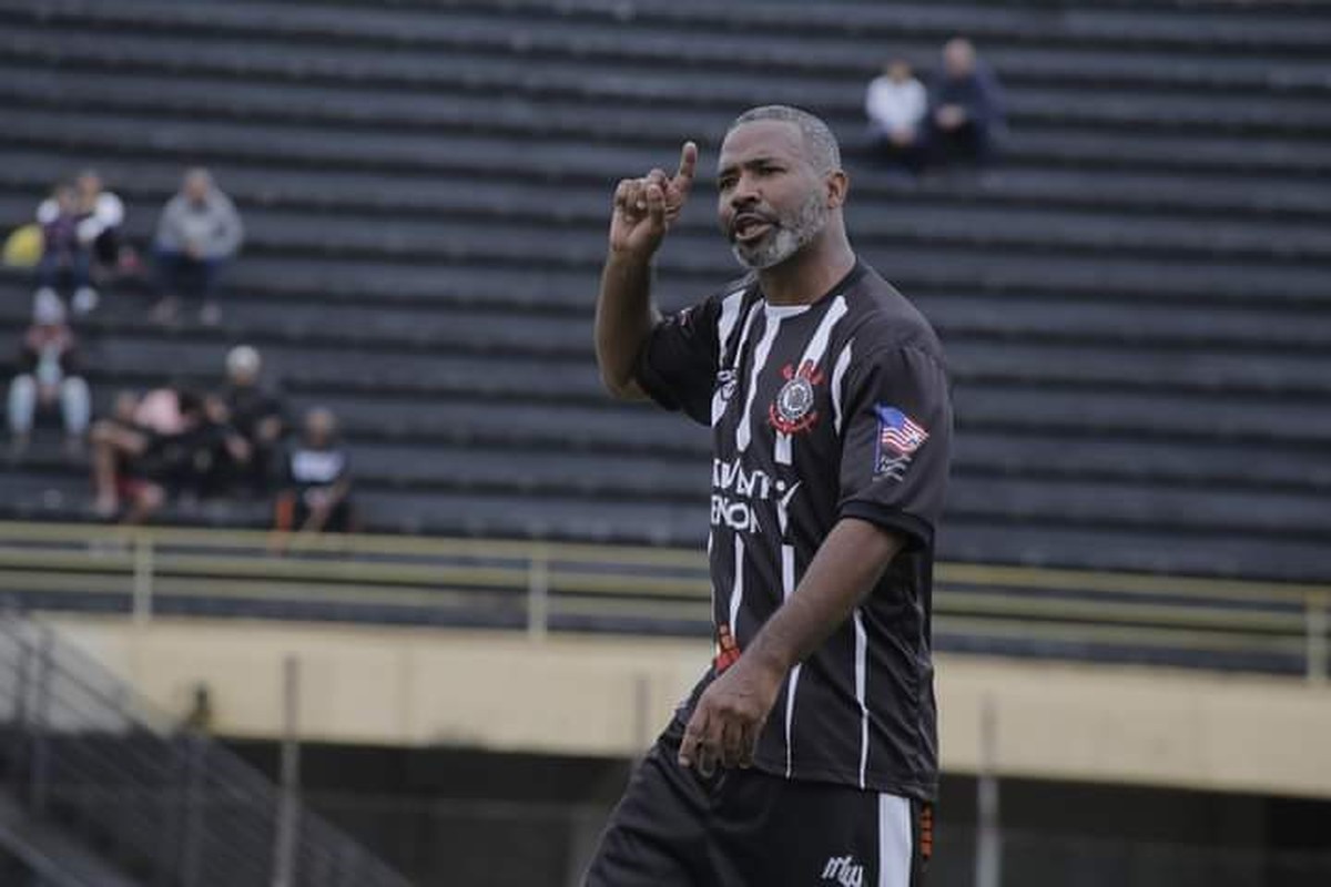 Morre Juarez, ex-centroavante do Corinthians que participou do título ...