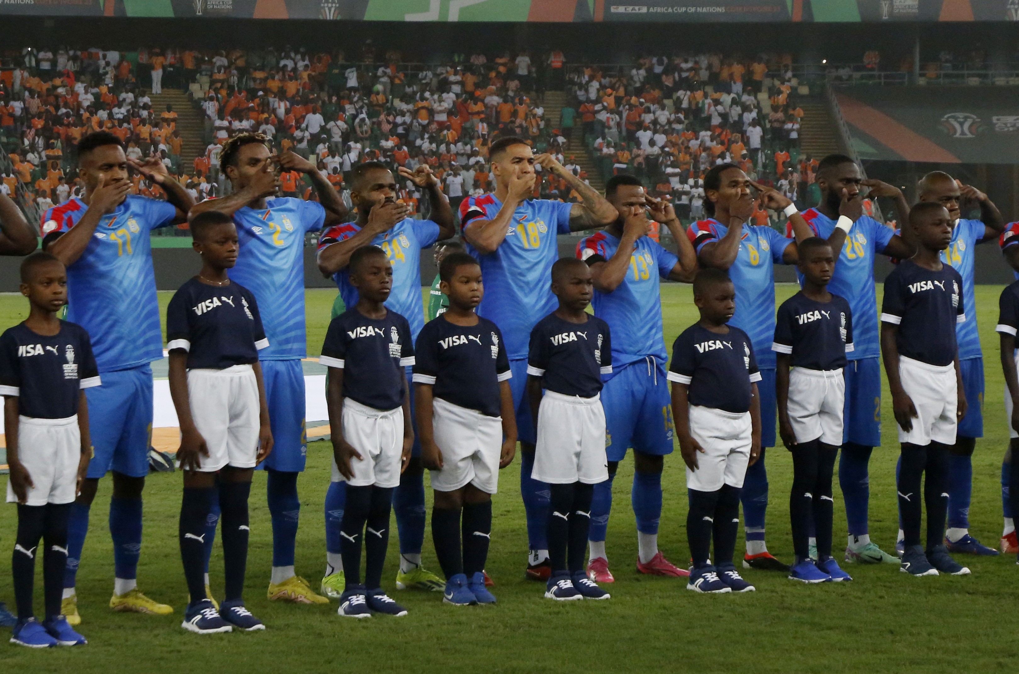 Jogadores do Congo protestam na Copa Africana contra massacres no país | Ge