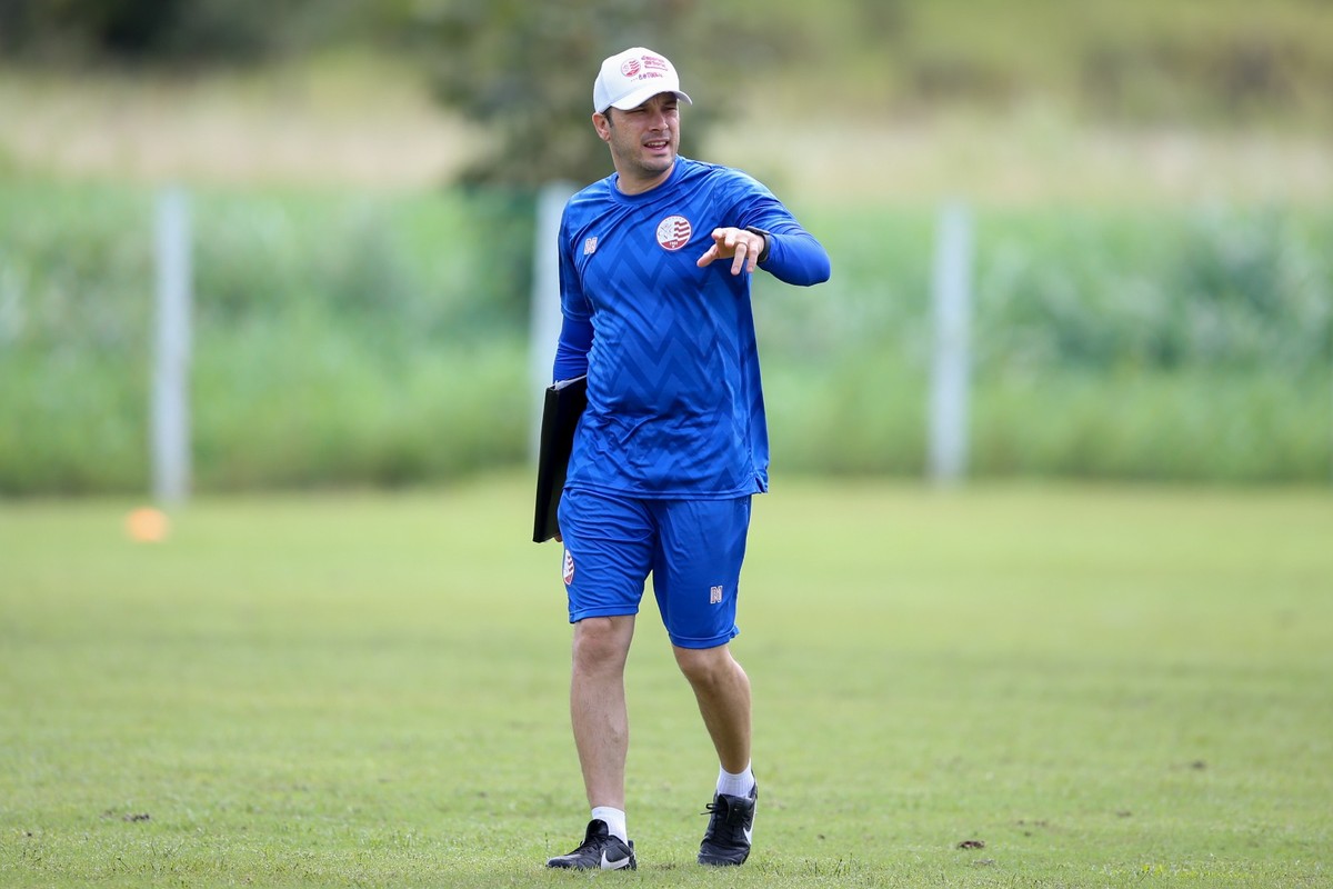 Pivetti é regularizado e fará estreia no Náutico contra o Floresta-CE ...