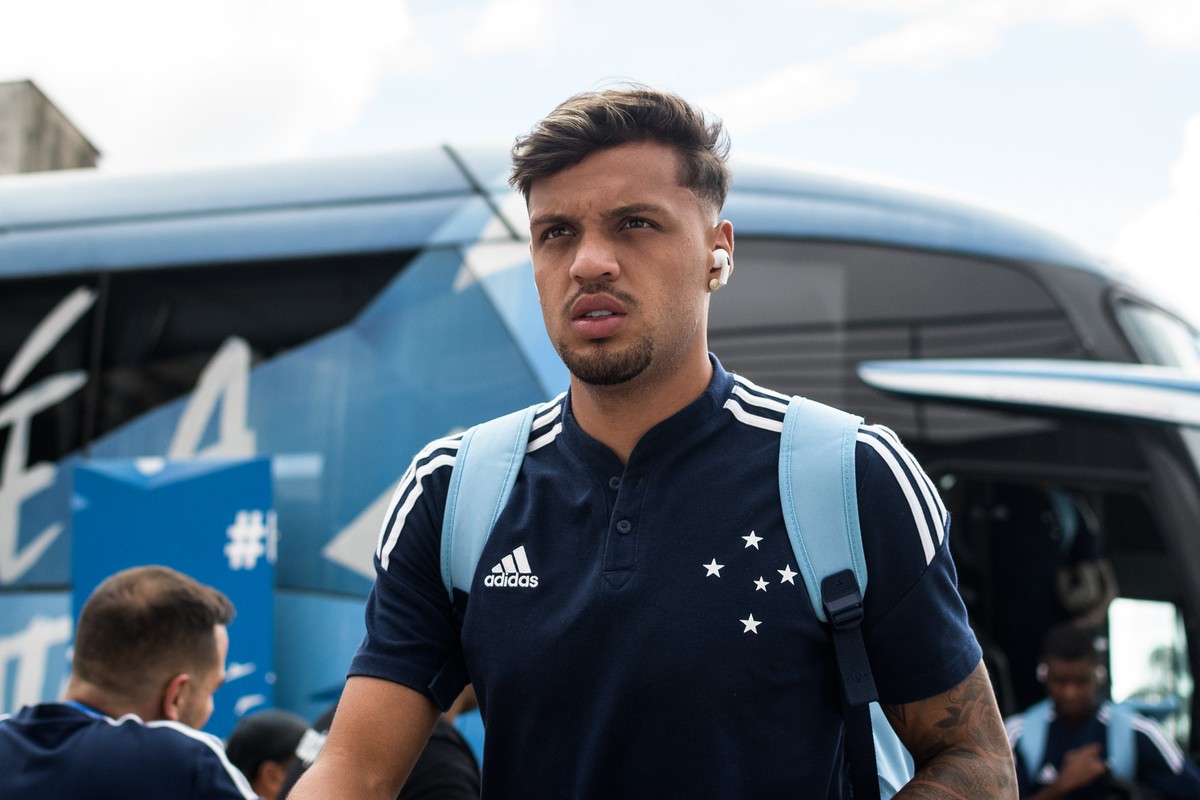 Com contrato no Cruzeiro, Daniel Jr. volta da Rússia; Coritiba e ...