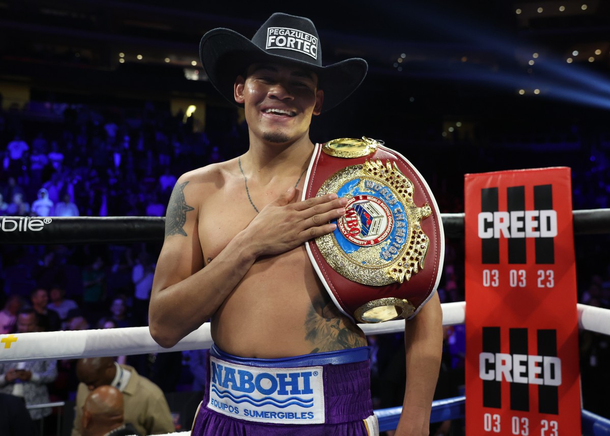 Boxe: Emanuel Navarrete nocauteia Liam Wilson e conquista título super-pena | combate | ge