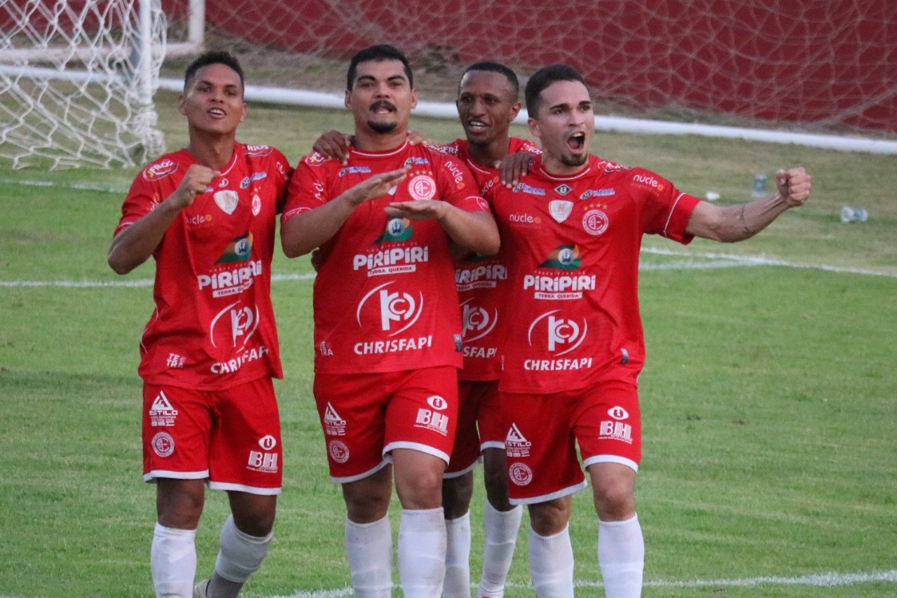 Fornecedora finaliza camisas do 4 de Julho e revela uniformes do clube ...