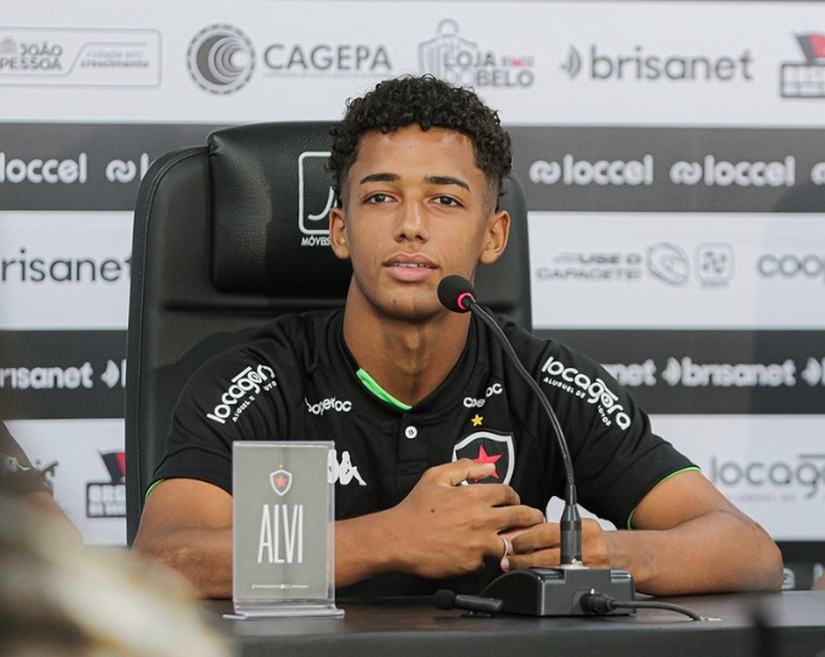 Primeiro jogador da base da SAF do Botafogo-PB no profissional, Lucas ...