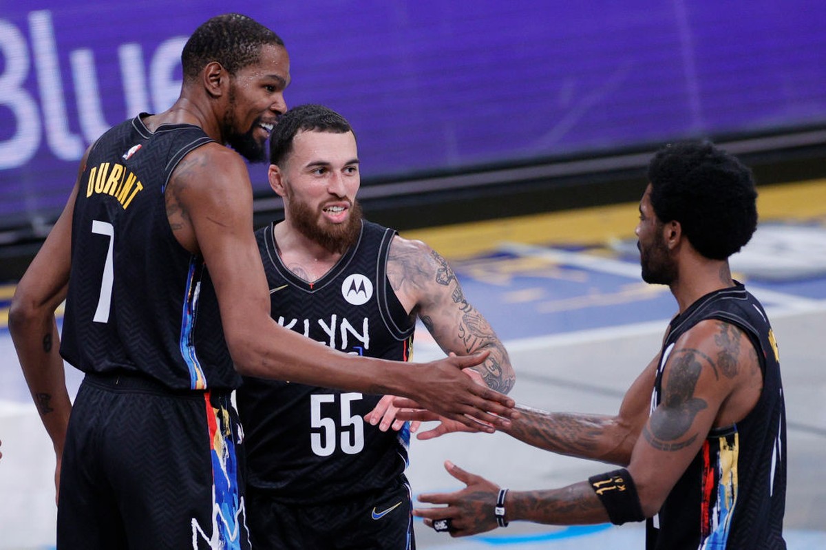 Nets garantem 2ª posição com vitória sobre os Cavaliers | nba | ge