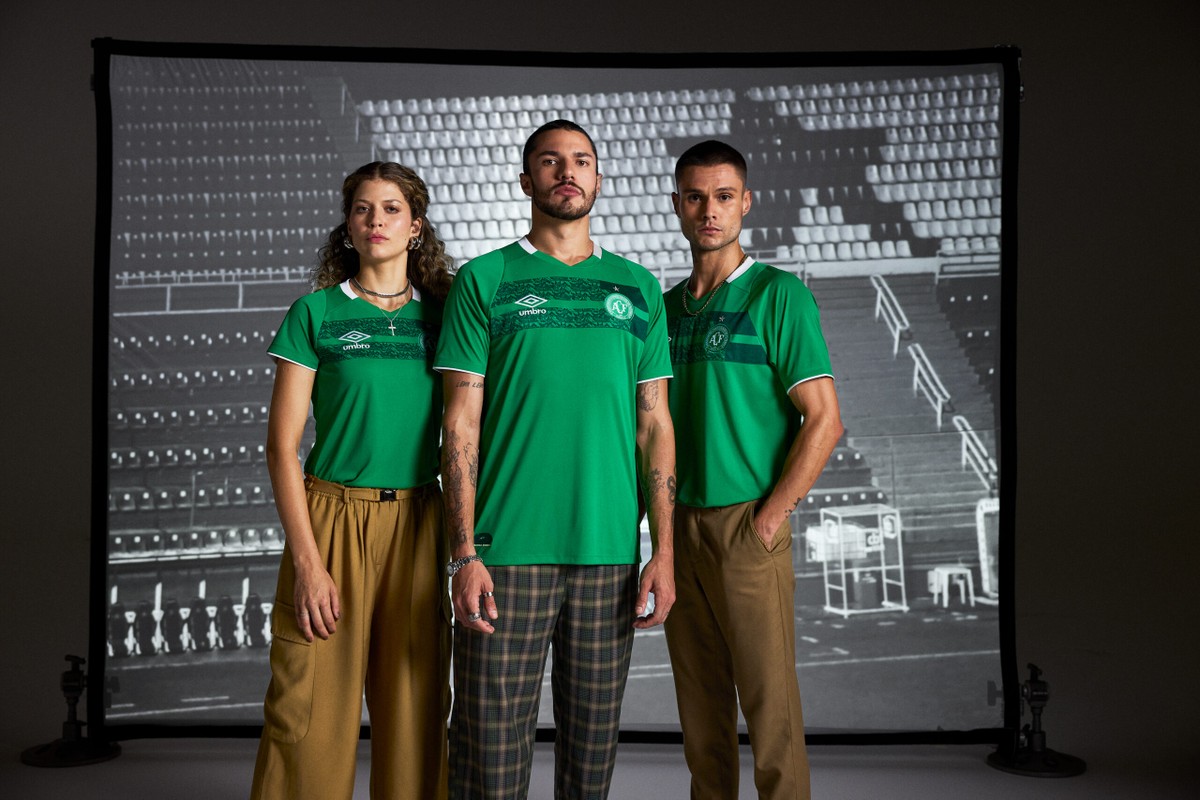 Chapecoense lança novo uniforme para temporada de 2024 | chapecoense | ge
