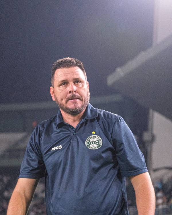 Kosloski não joga a toalha na luta do Coritiba contra o rebaixamento ...