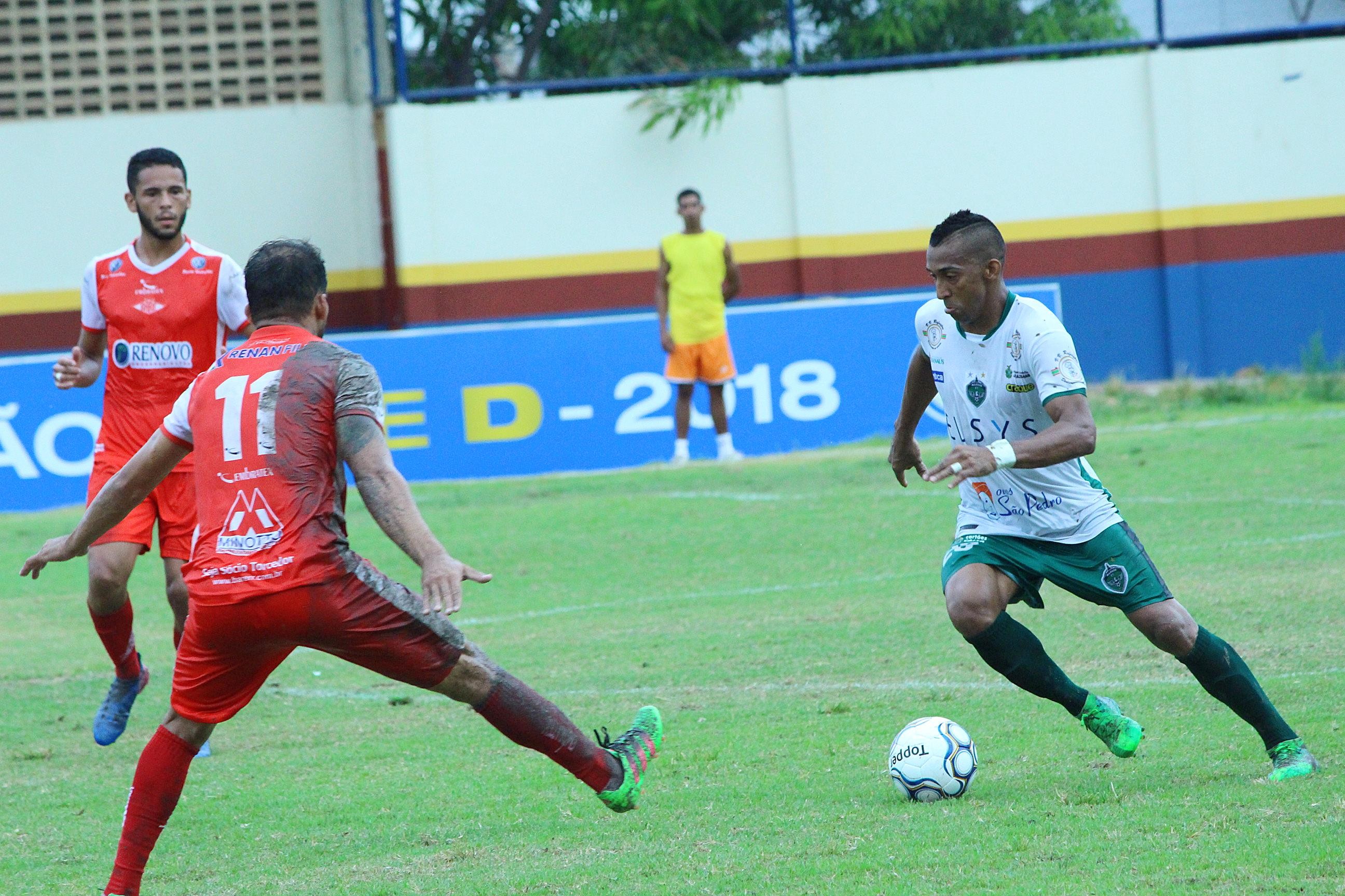 Ex-volante Juninho transforma carreira em projeto social e atende mais ...