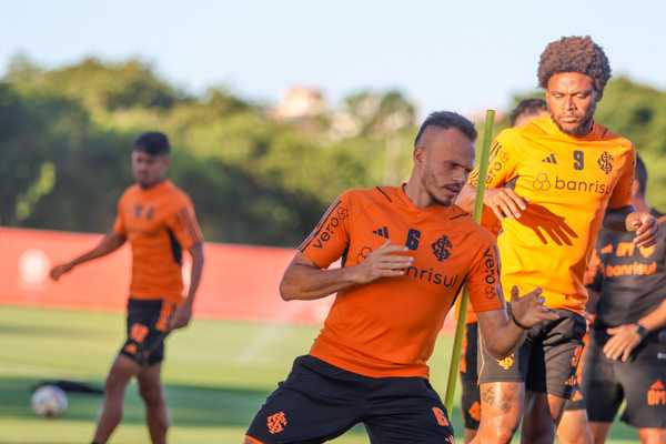 Enquanto Inter procura novo lateral-esquerdo, Renê encara Gre-Nal 441 ...