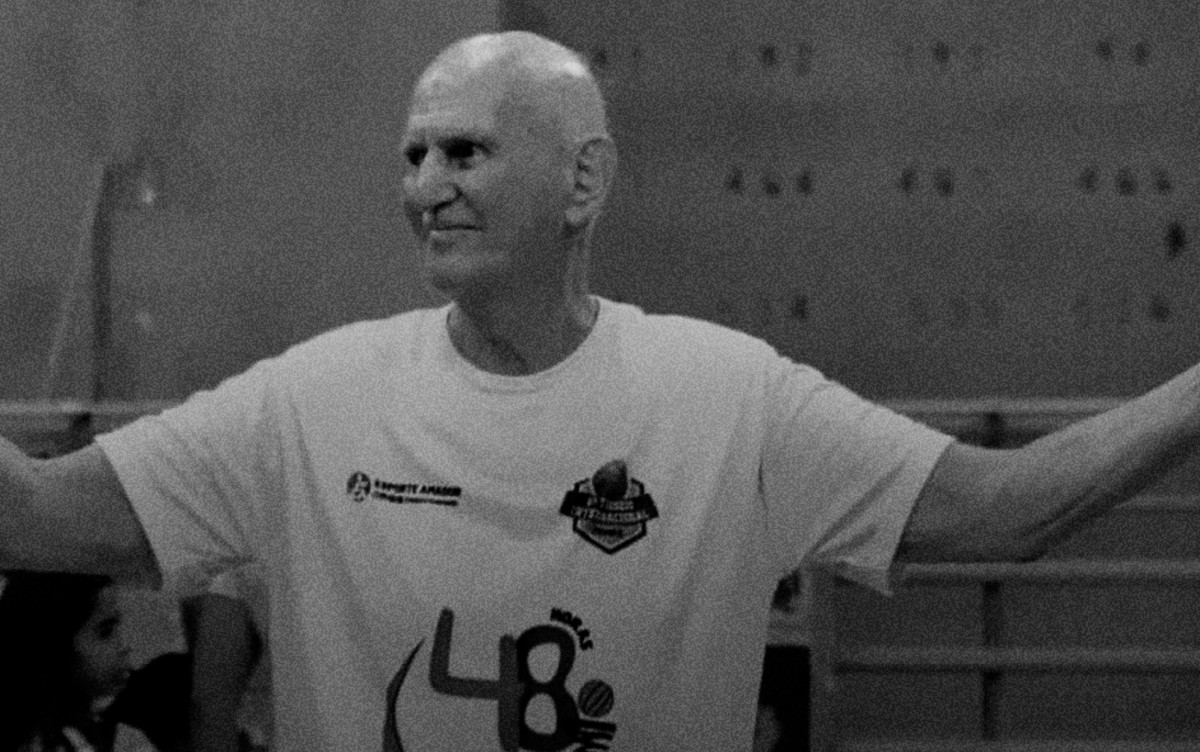 Ex-jogador de basquete e pai do técnico Demétrius, Edson Ferracciú ...