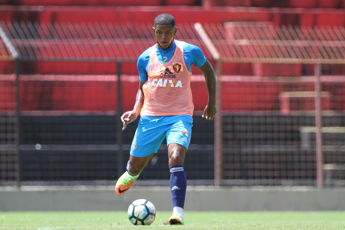 Anselmo impressiona Nelsinho e se torna peça-chave no esquema do Sport ...