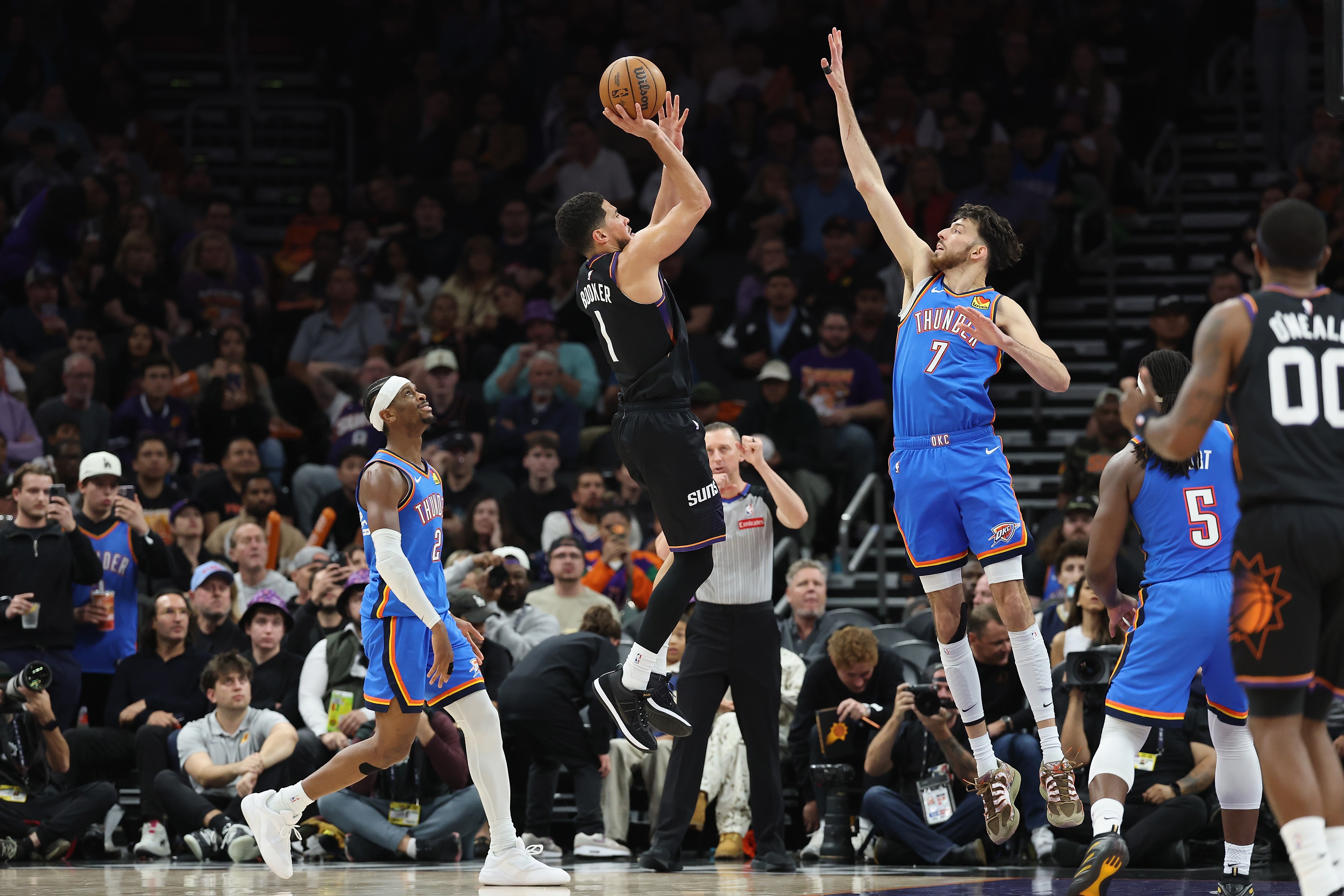 Devin Booker marca de três no último segundo e assina virada do Suns ...
