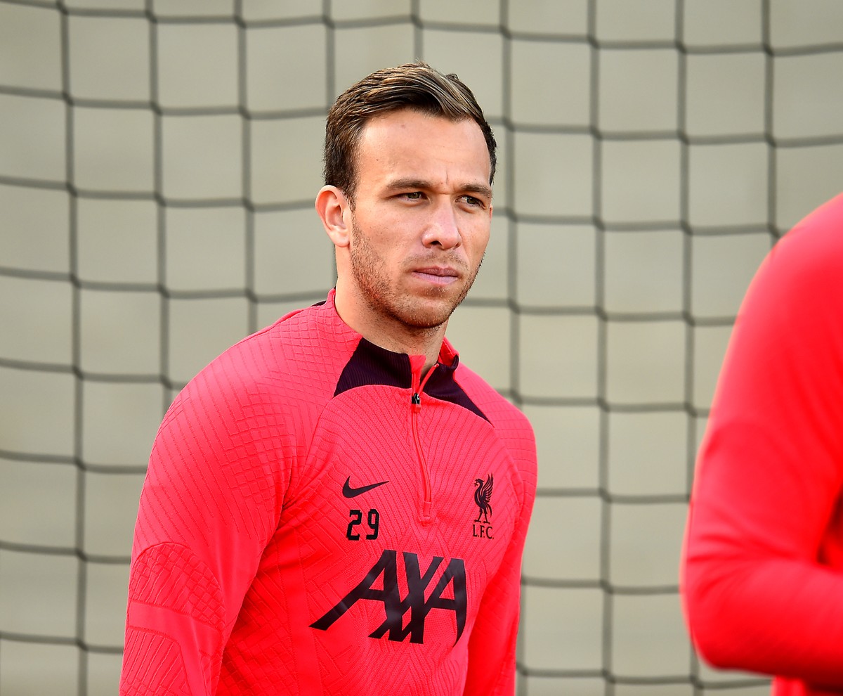 Arthur, do Liverpool, passa por cirurgia na coxa esquerda | futebol ...