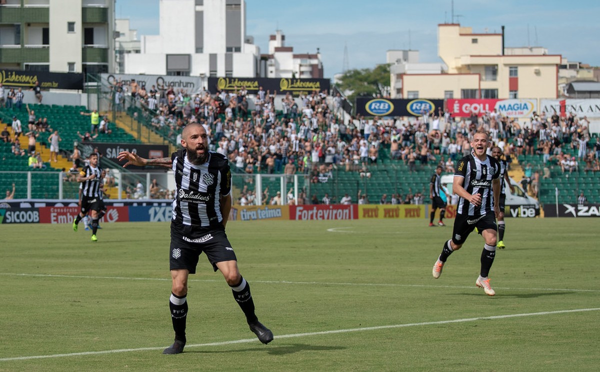 Autor do primeiro gol do Figueira na Série B, Tony mira vitória e ...