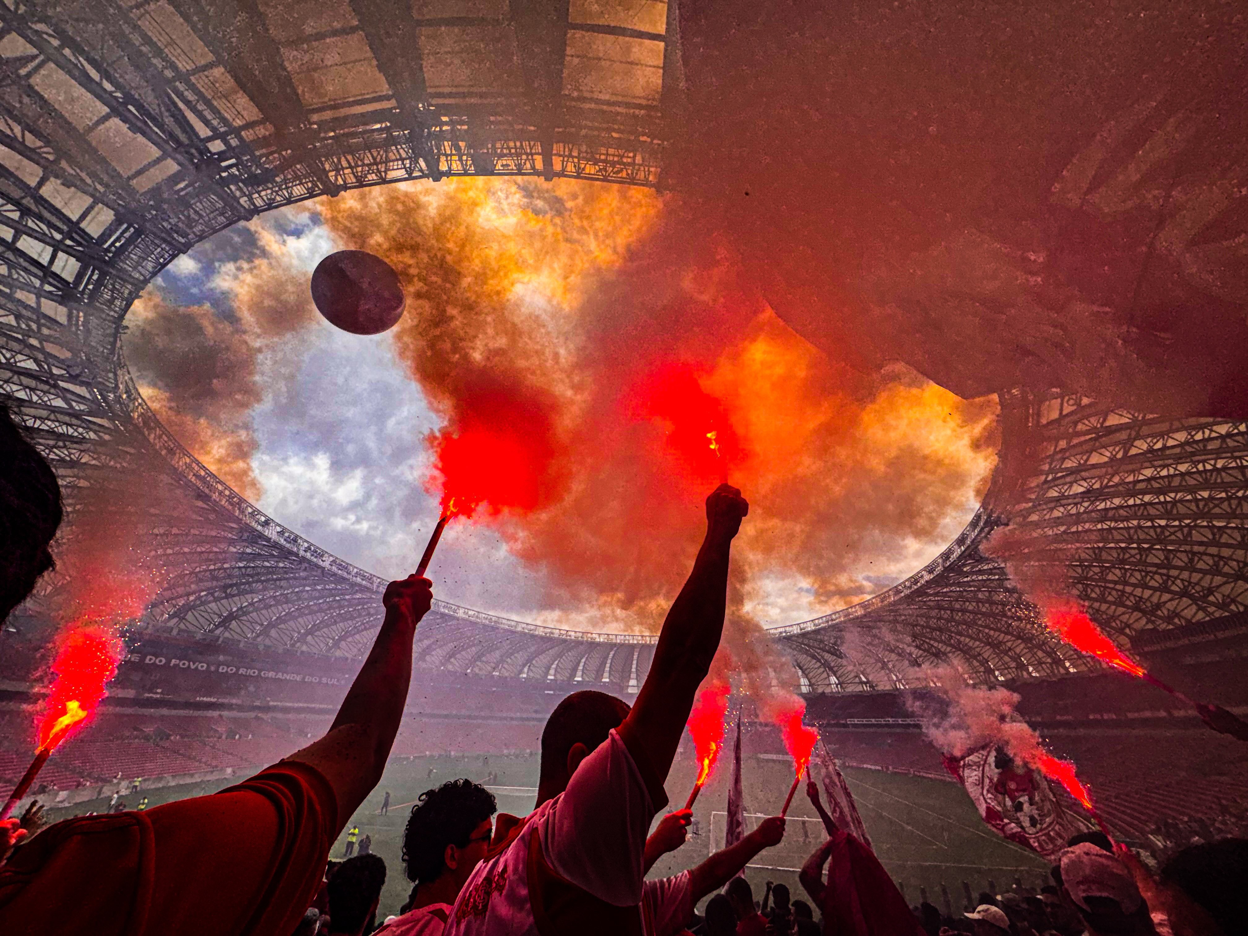 Inter faz treino aberto e recebe apoio da torcida no Beira-Rio | Ge