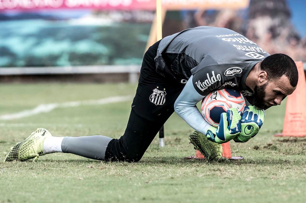 Alvo do Atlético-MG: processo do goleiro Everson contra o Santos cita ...