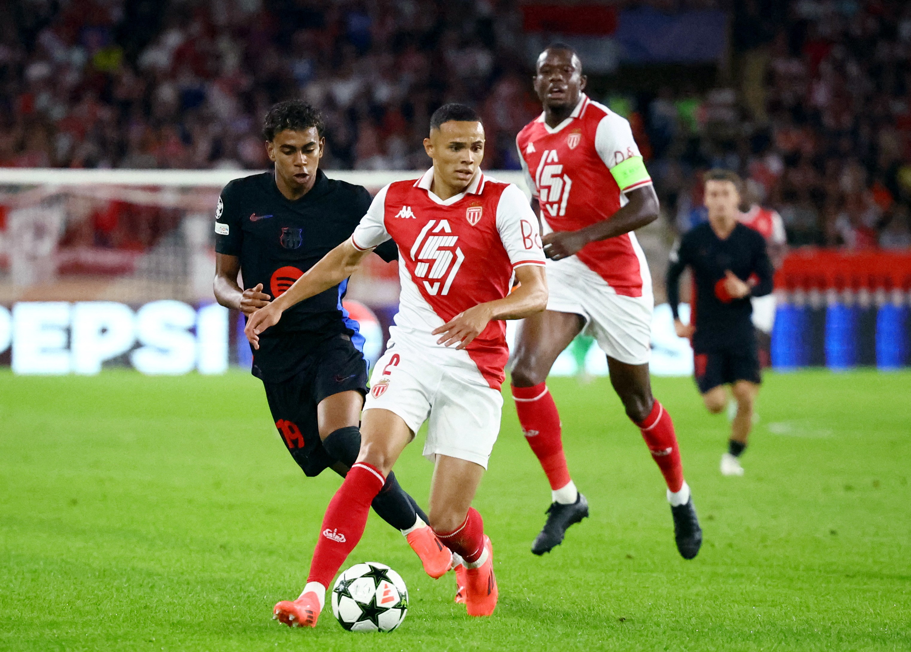 Veja quem é Vanderson, lateral que deve ser titular da seleção ...