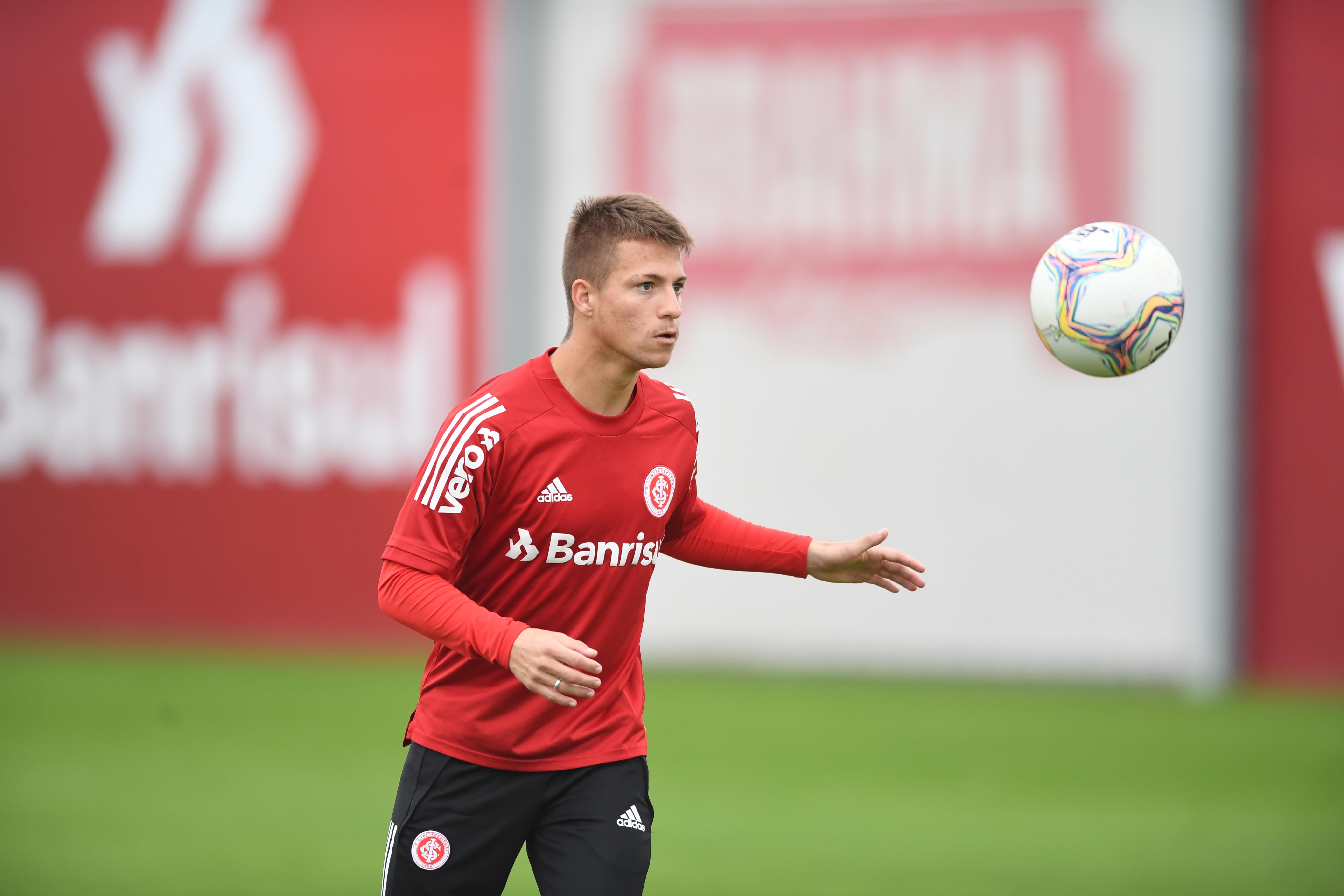 Guilherme Pato volta ao Inter e deve ganhar chances no início do ...