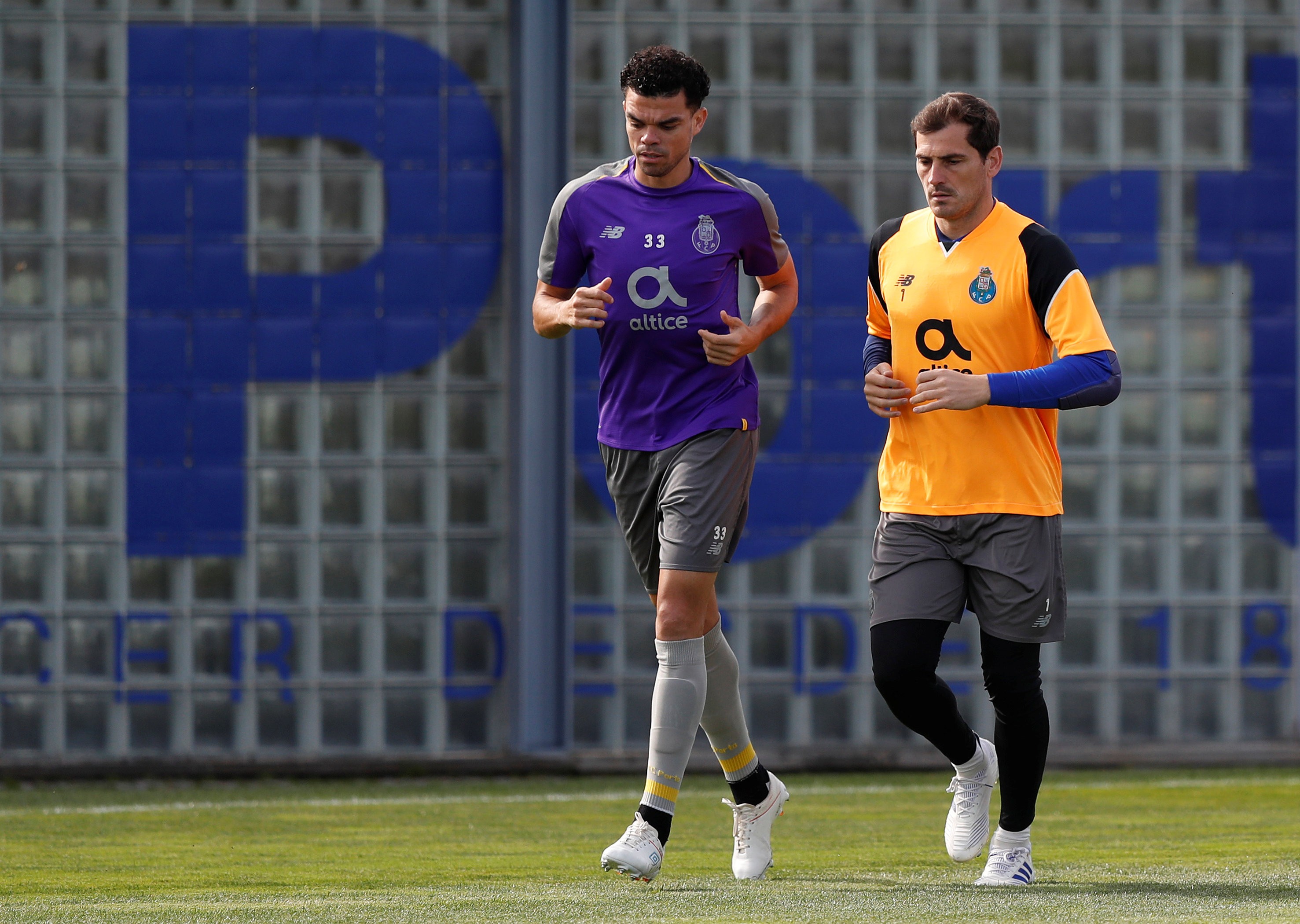 Sem motivos para poupar: Liverpool visita o Porto com missão de não ...