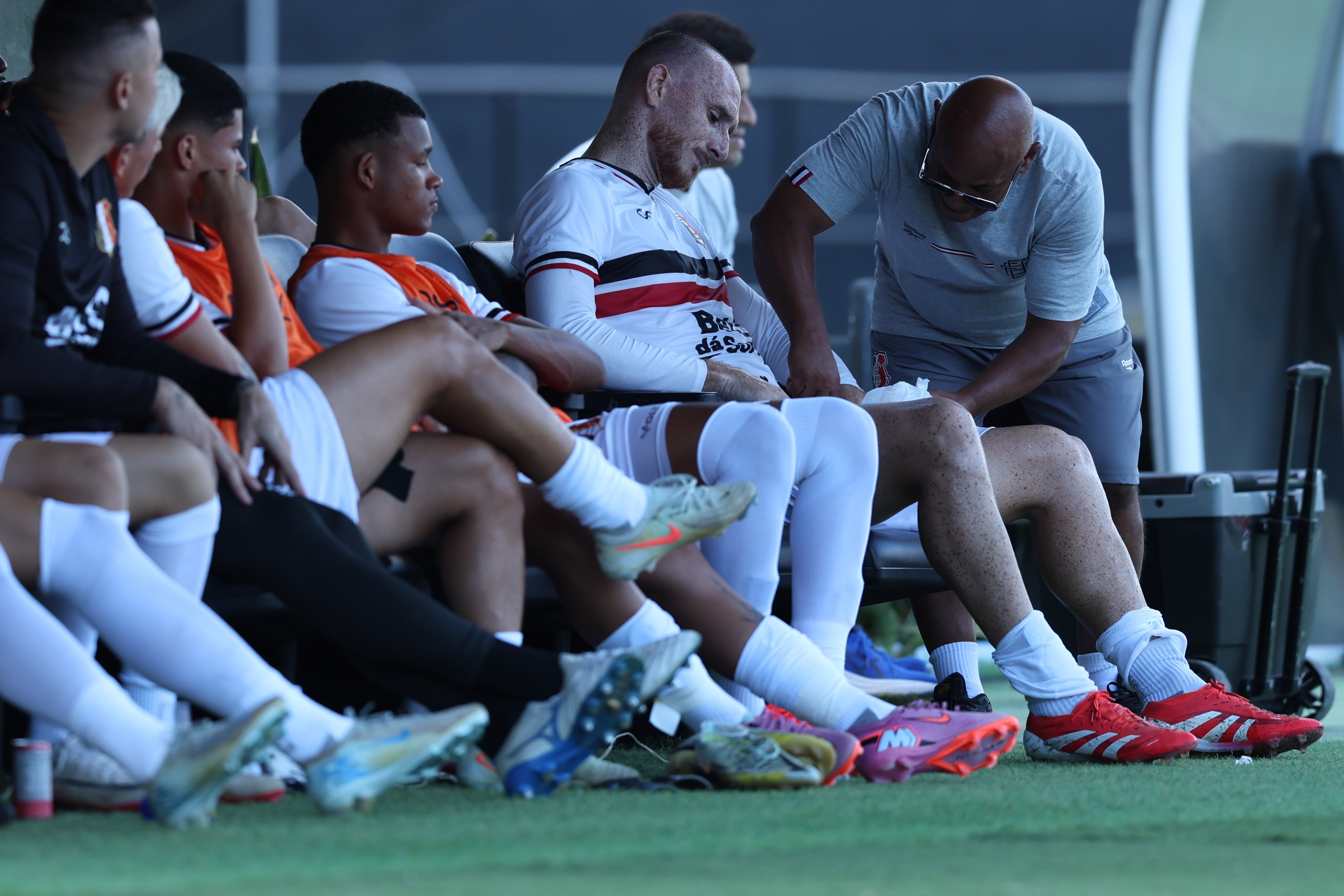 Ianson deixa amistoso do Santa Cruz com dores e será avaliado pelo DM | Ge