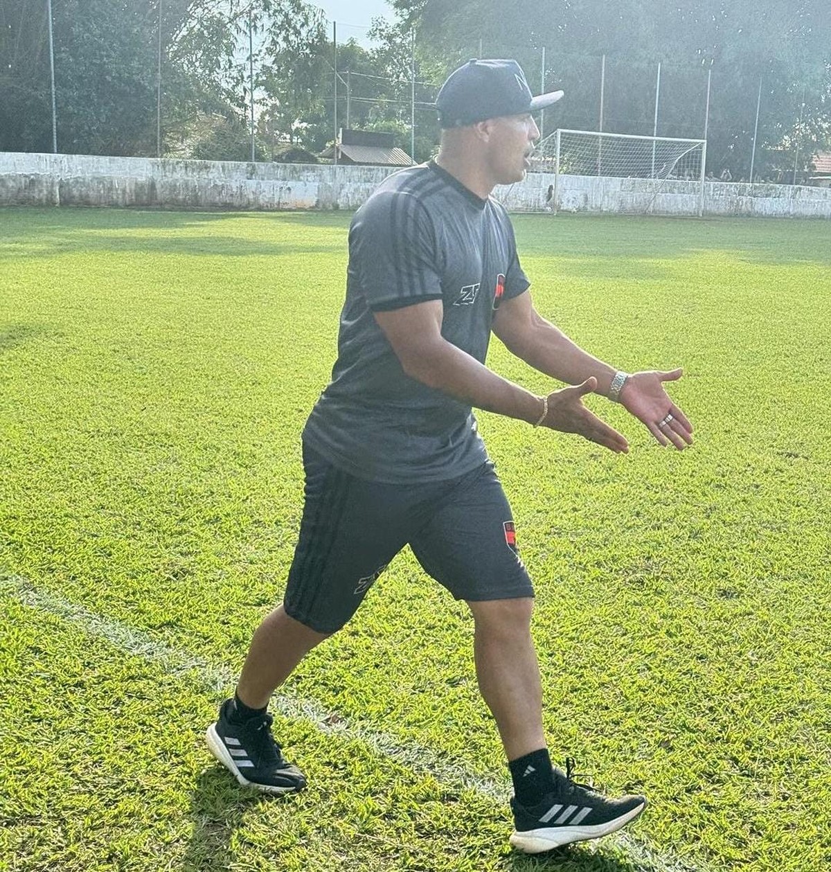 Após experiência de jogador-treinador, Edno, ex-Corinthians, deixa o ...