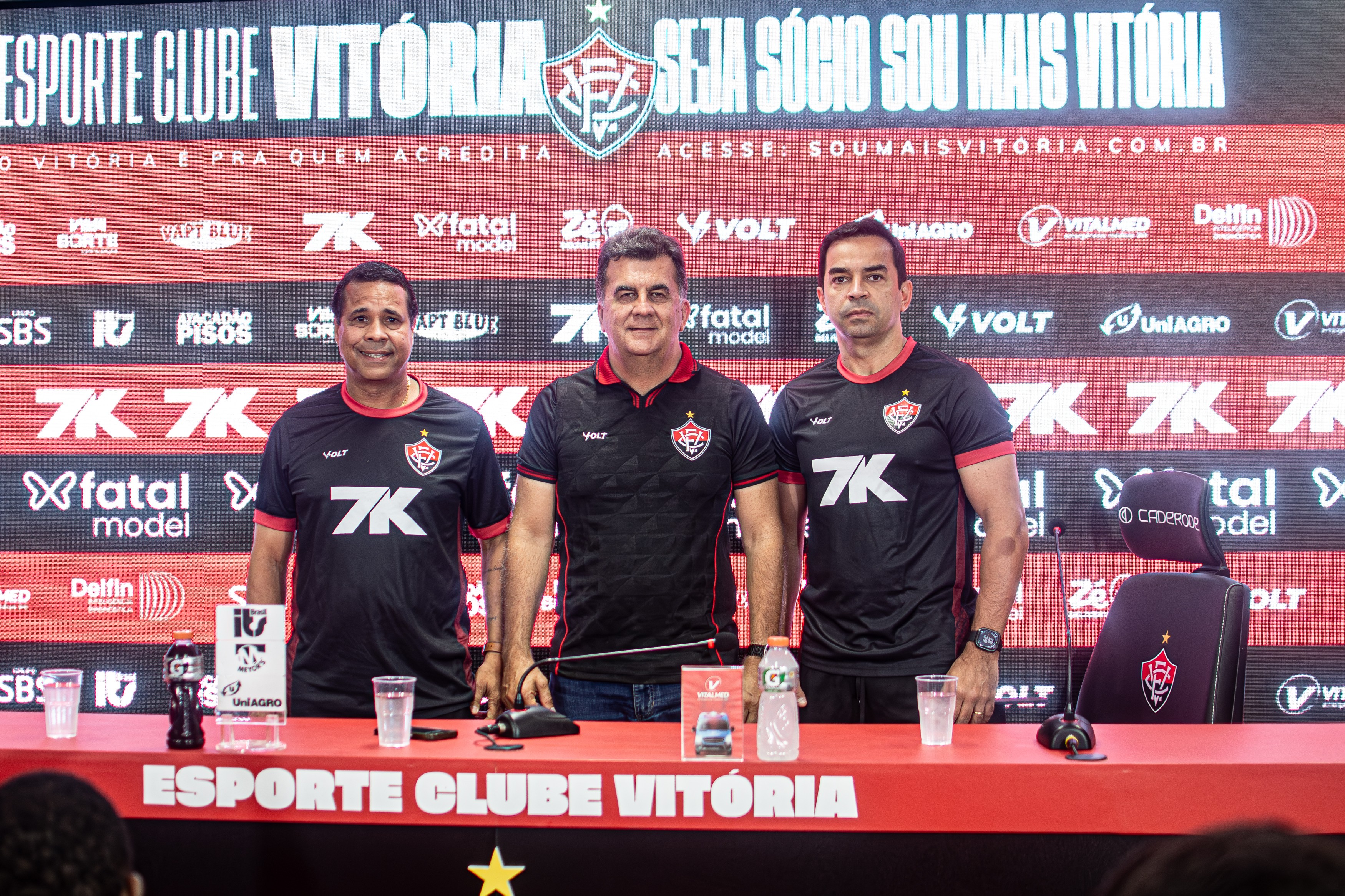 Vitória efetiva Rodrigo Chagas como técnico | Ge