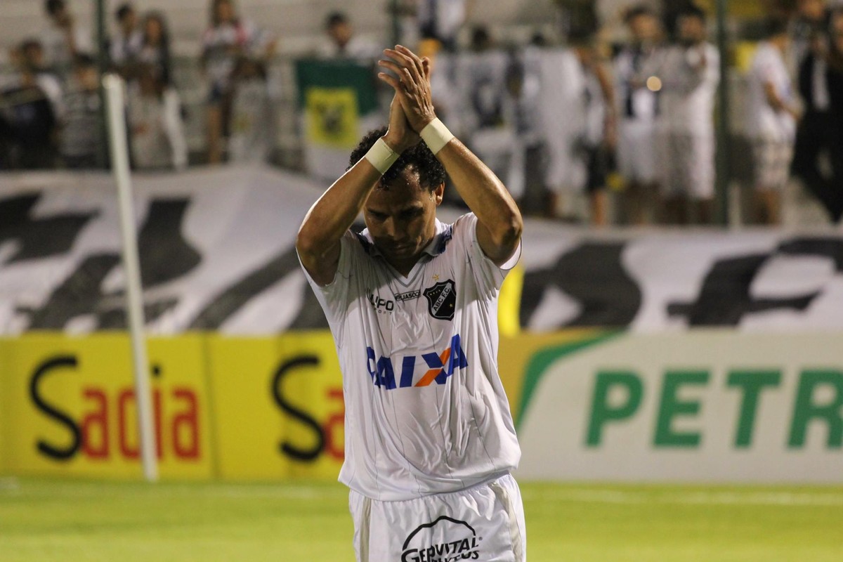 Itumbiara confirma saída de Gilmar rumo ao Náutico: "Boa sorte ...