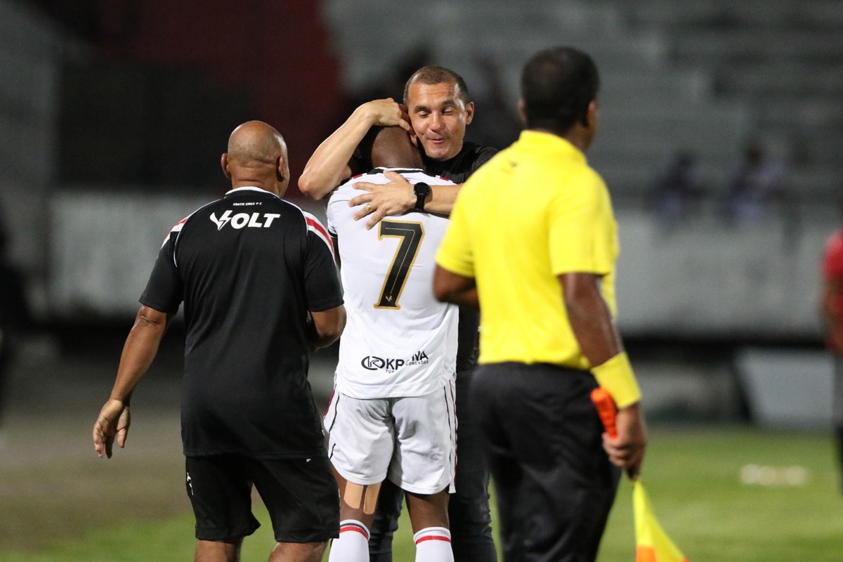 Ranielle promete força máxima no Santa Cruz na sequência de três jogos ...