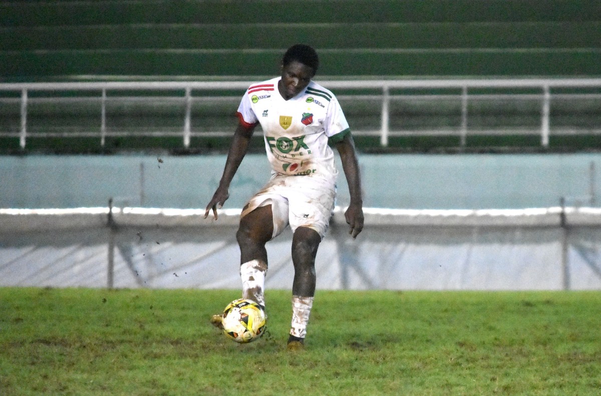 Após marcar no fim do 2º tempo, Jomar lamenta chances perdidas, mas ...
