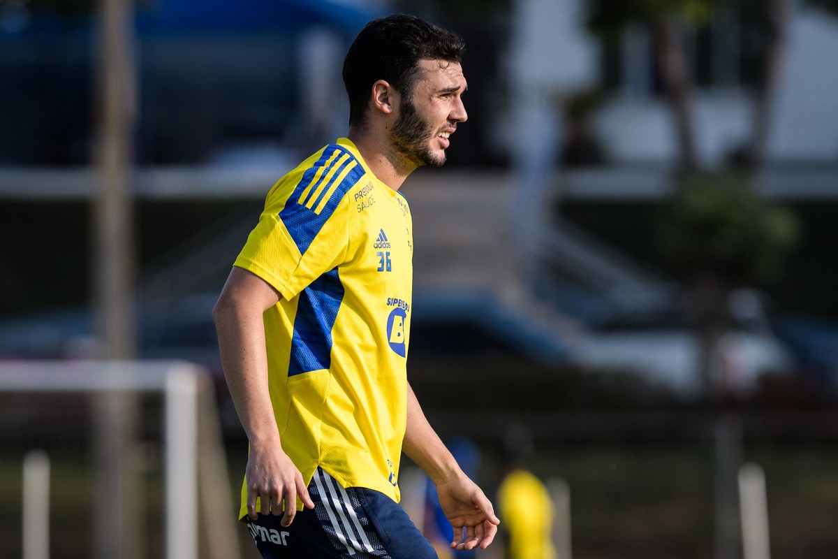 Lateral Jean Victor se despede do Cruzeiro: "Foi uma honra representar ...