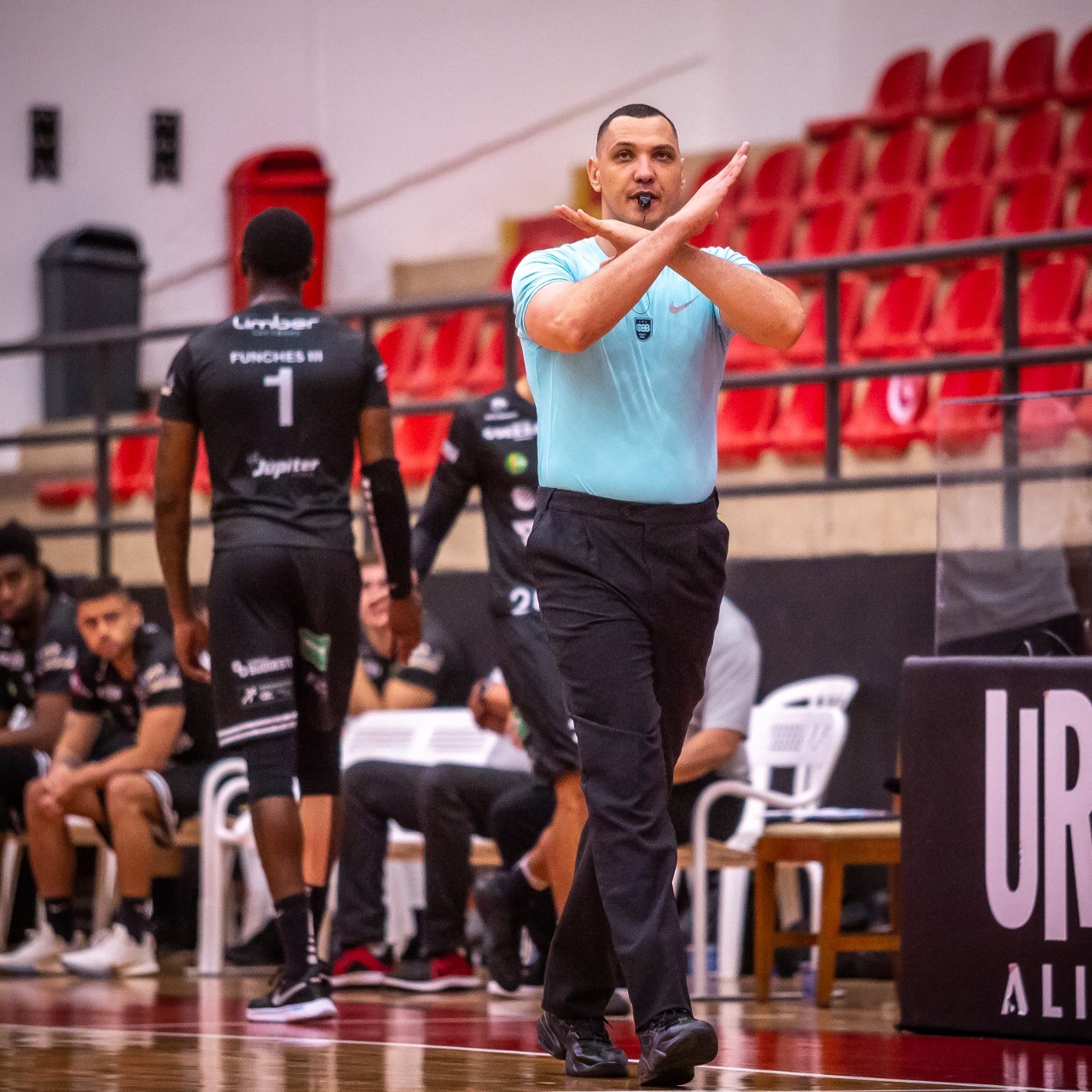 Árbitros catarinenses se consolidam no cenário do basquete mundial | Ge