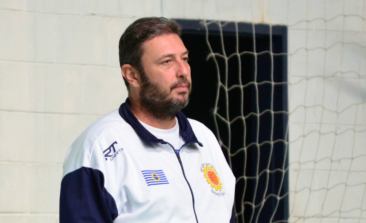 Após bater líder, Carlos Lima quer São José sem salto alto contra São ...